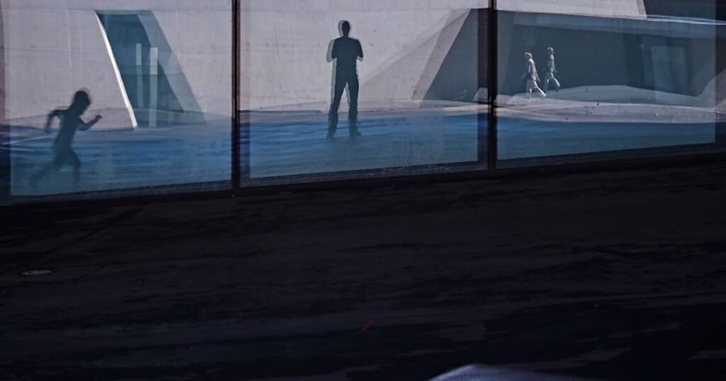 Doctor Strange Mirror Dimension VFX Prompt - Blog - MakeAIPrompt.com